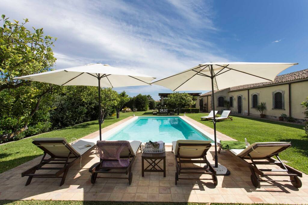 Top 10 villas with pools in Italy