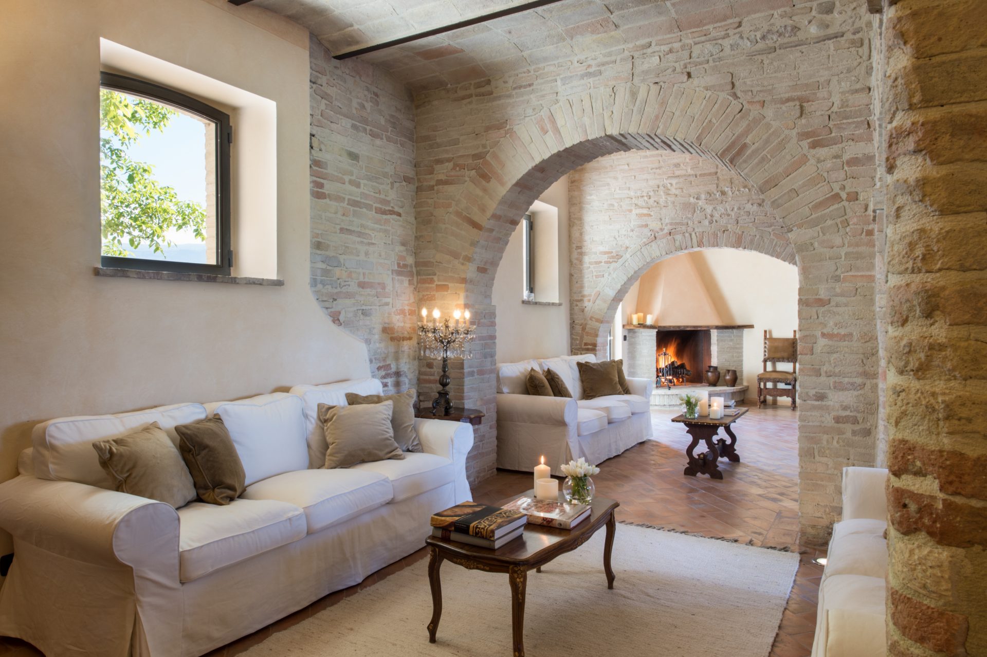 Perfect Italian villas for large groups - Blog by Bookings For You