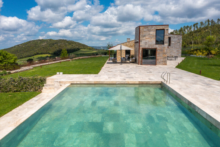 Villas in Italy with heated swimming pools